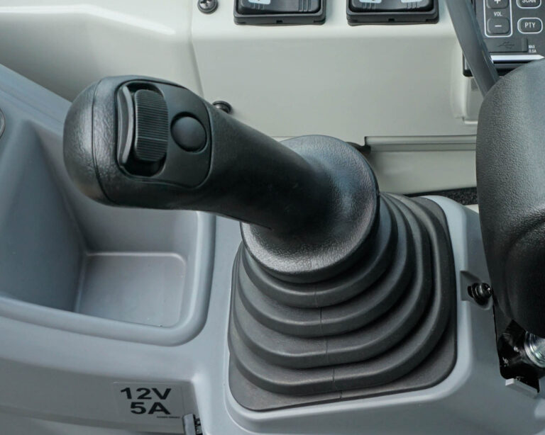 TB320 Compact Excavator – Takeuchi Global